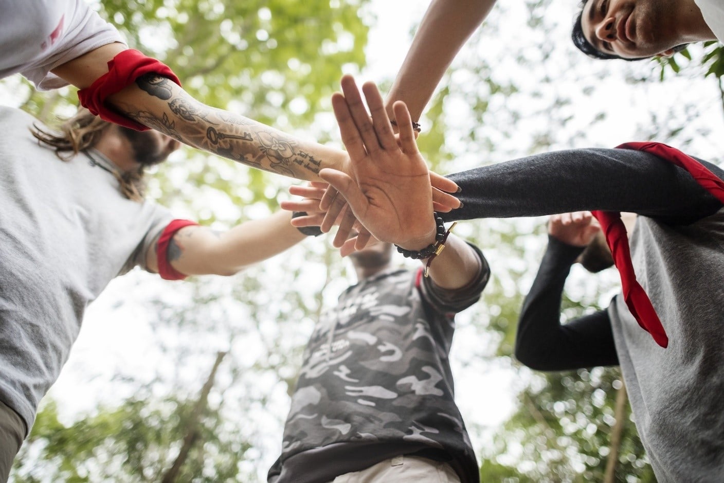 45 Outdoor Team Building Activity Ideas for Work Groups